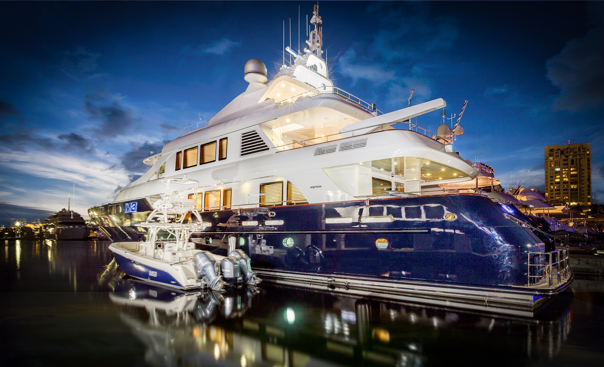Yacht M3, Intermarine | CHARTERWORLD Luxury Superyacht Charters